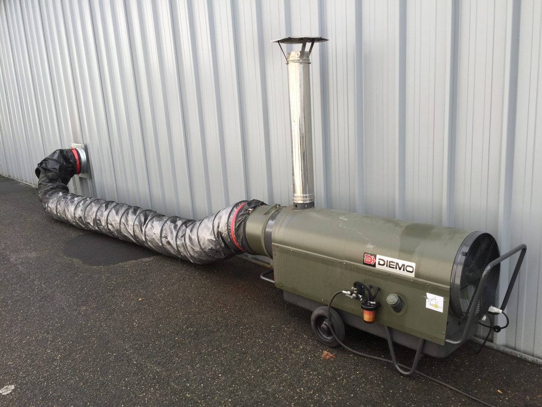 Mobile oil-fired generator with EC heat exchanger (24.8 to 70 kW ...